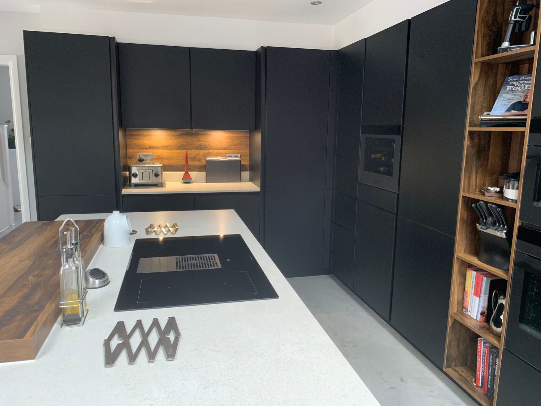 Matt Black Handleless Kitchen | Classique Kitchens