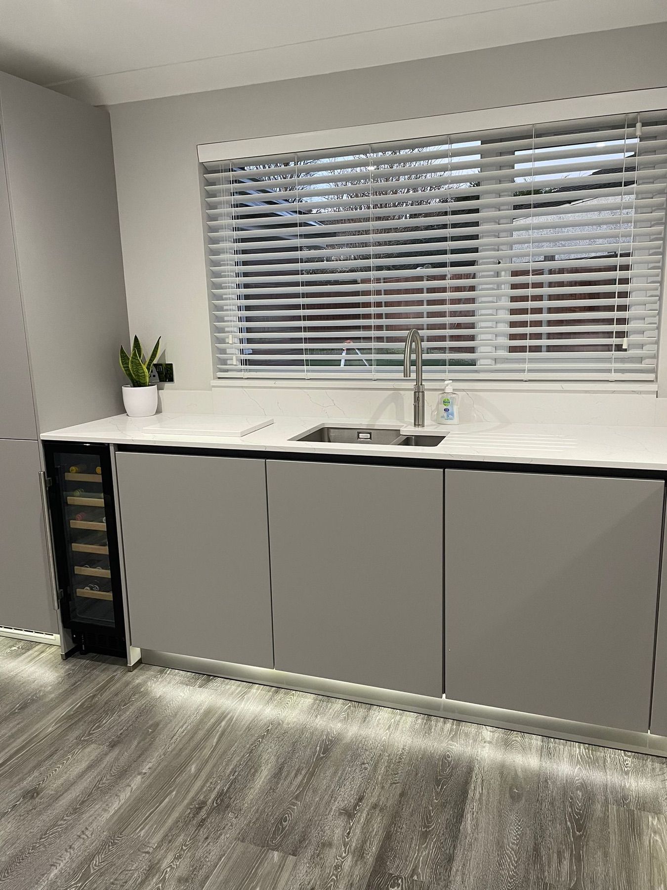 Light Grey Handleless Kitchen | Classique Kitchens